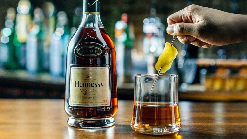 “Hennessy V.S.O.P. 1L: Savor Elegance & Tradition”