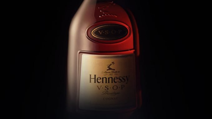 “Hennessy V.S.O.P. 1L: Savor Elegance & Tradition”